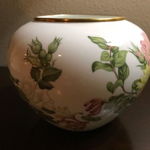 Wedgwood | Accents | Wedgwood Bone China Horticultural Society Vase ...